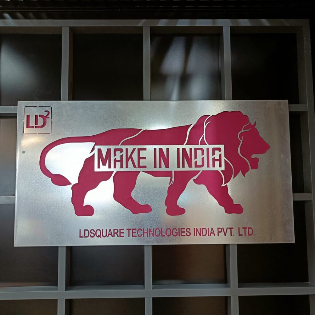 CLIPIN TILE - LD SQUARE TECHNOLOGIES